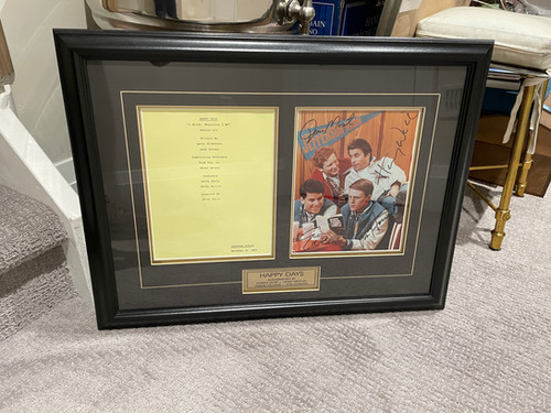 Lot 80 - Happy Days TV Show Autographed Cast Photo & Script Page ...