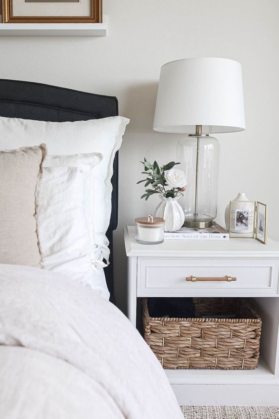 Nightstand decor ideas according to pros | mybettershelf