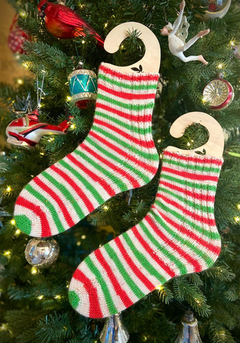 Magic Heel Socks Adult Toe-Up Knitting Pattern | The Autumn Acorn