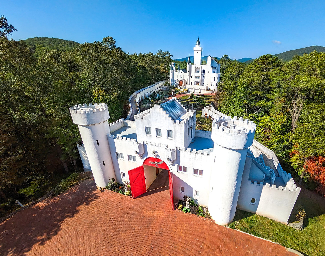 Uhuburg | Renaissance Castle Tours & Accommodations | Helen, GA