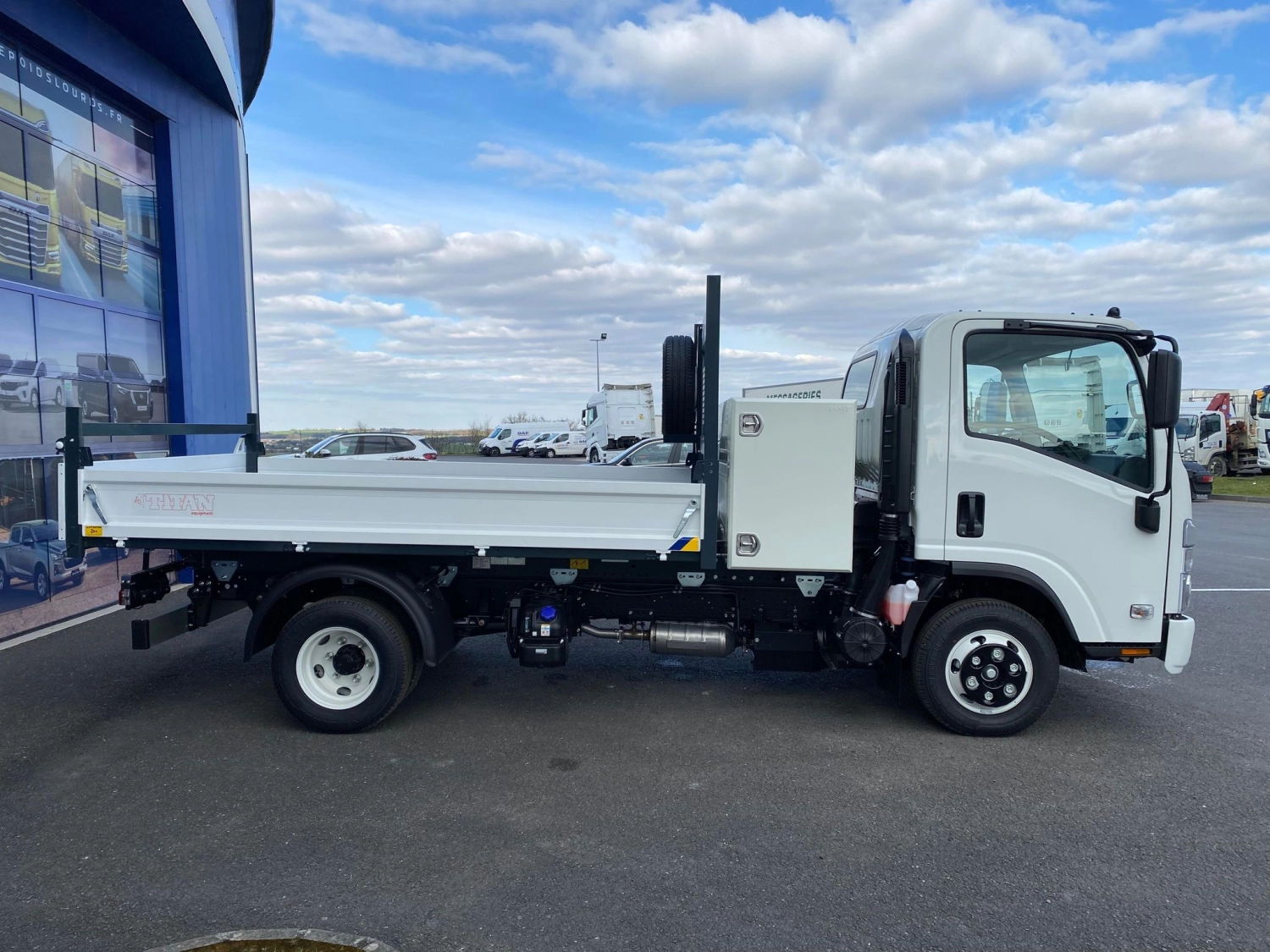 Vente utilitaires neufs Isuzu et Man | GTM DISTRIBUTION Guyane