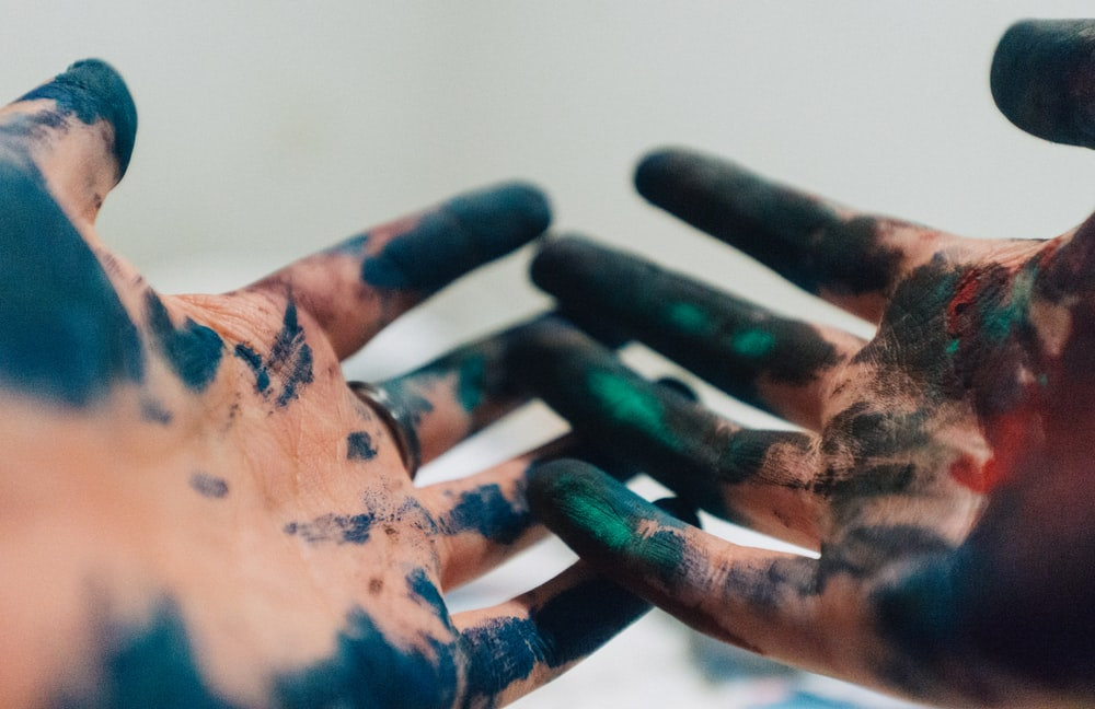 Erasing while washing Hands On Shabbat