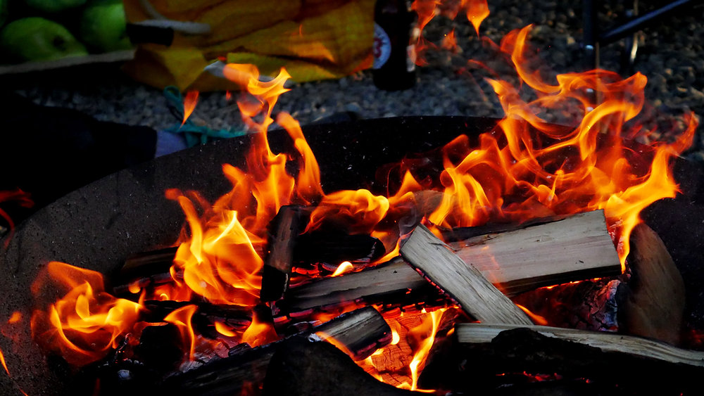 HOW TO BUILD A TASTY FIRE (easy five-step guide)