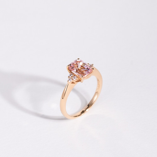 Erin Ring with Emerald-cut Morganite | Fujimori Kajita
