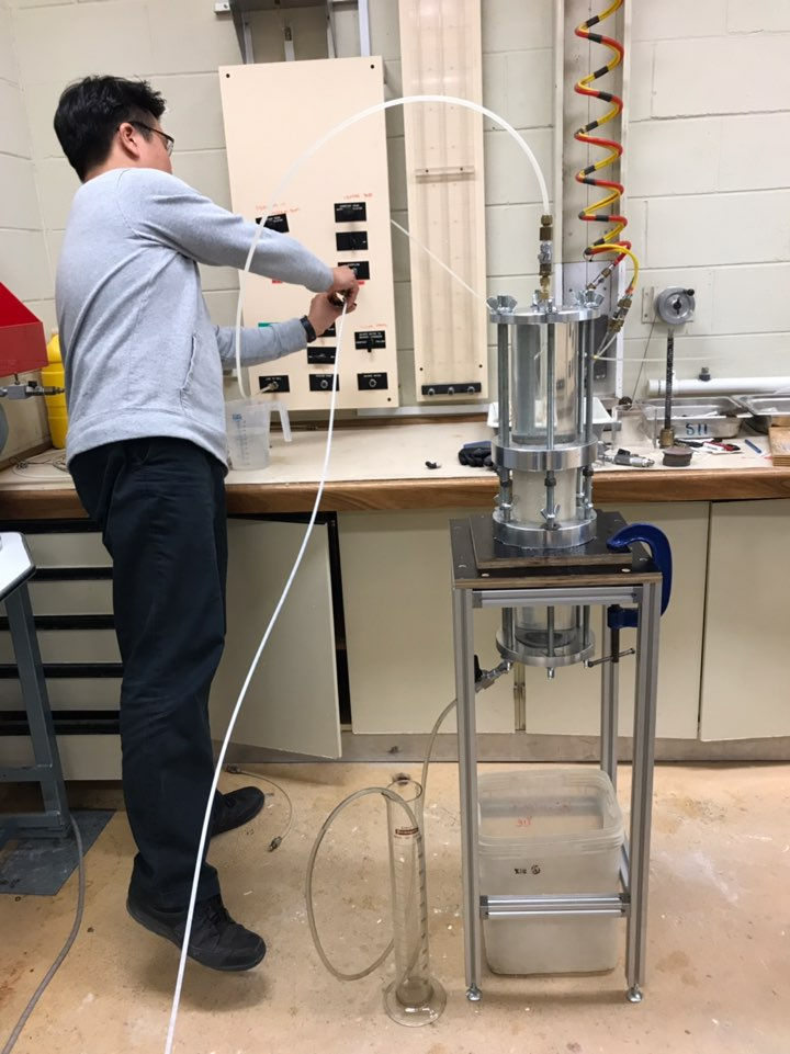 A modified Hole-Erosion test apparatus is ready to run~!