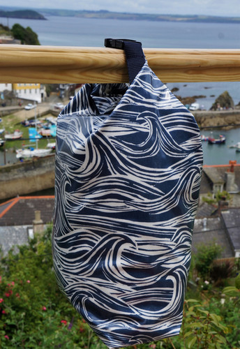 Medium Oilcloth Bag Bold Wave The 'Bev' Bag | Oilcloth Bag Company
