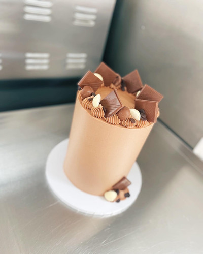 6 " Lindt Chocolate Cake | Polly Webb Cakes