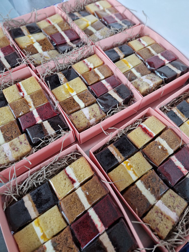 Cake Tasters - round 1 | Polly Webb Cakes