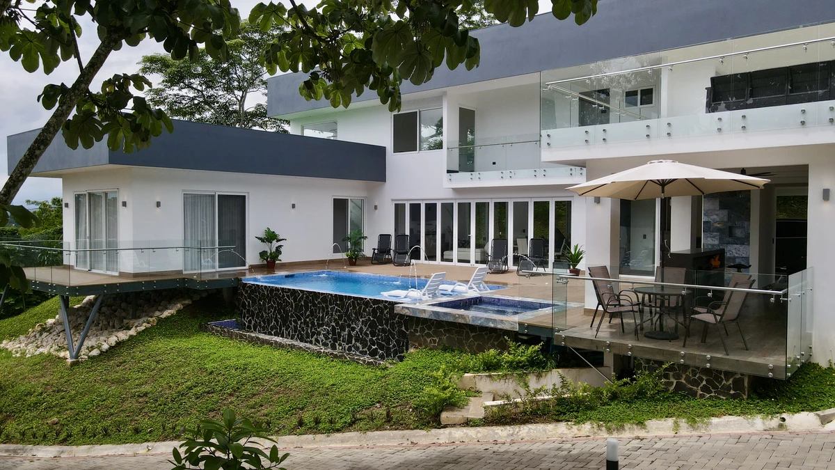 Contemporary Luxury Mansion Complex