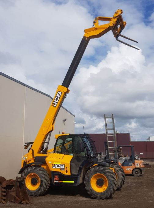 Telehandler | Saskatchewan Piping
