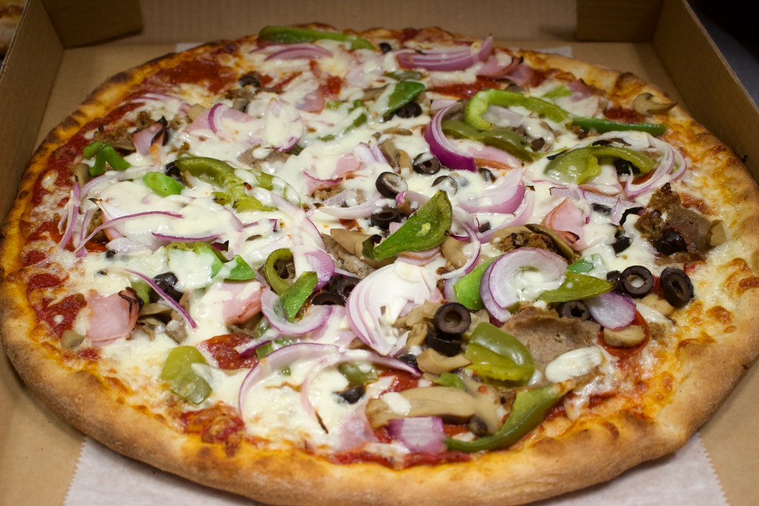 Home | Loutina's Pizza | Fort Pierce Restaurant