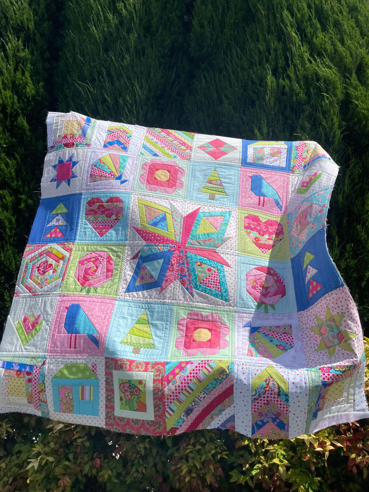 FREE QAYG-ALONG: WE JOINED OUR QUILT!