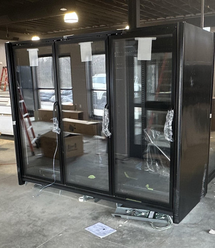 124-0136 Master-Bilt Model No. BEM-3-30 Medium-Temperature 3 Door ...