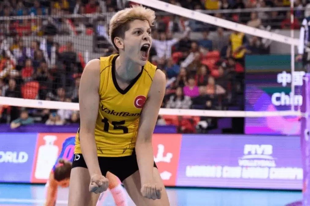 Ebrar Karakurt’s Volleyball Journey and Outstanding Performance in Her ...