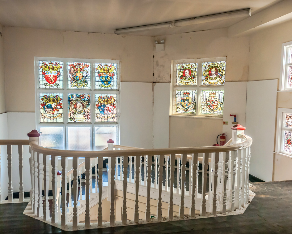 Historical Elegance: Restoring and Preserving Antique Indoor Railings