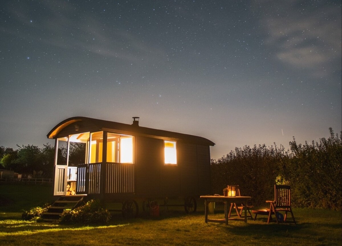 Low Barn Farm: Glamping