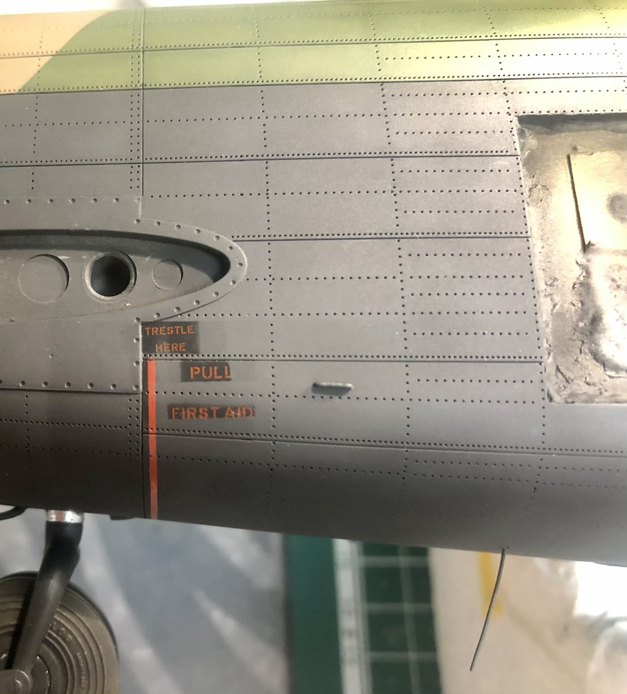 Landing-gear detailing and decals