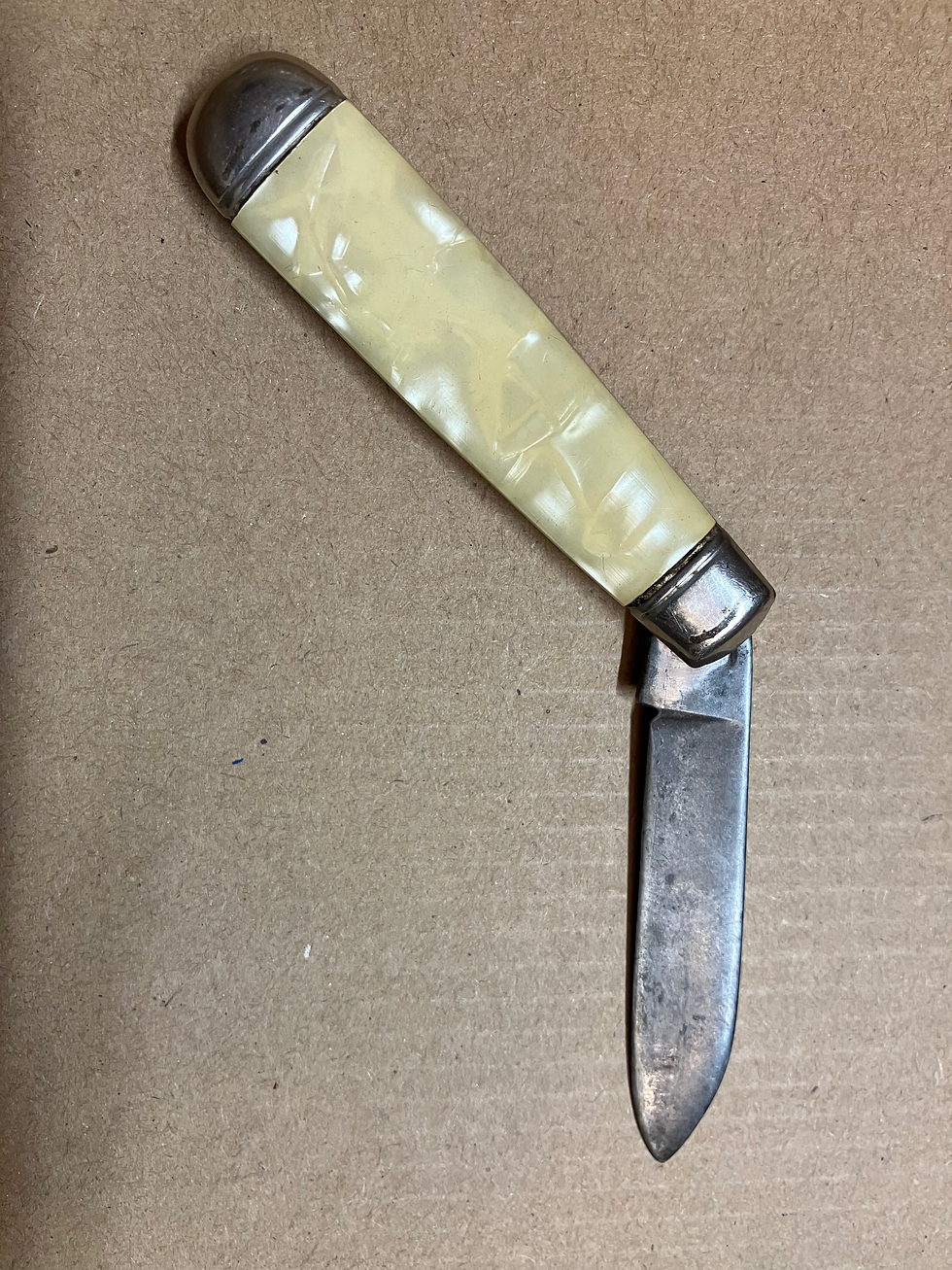 Richards of Sheffield Penknife with Mother Of Pearl Handle Militaria ...