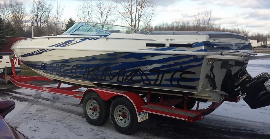 custom boat painting