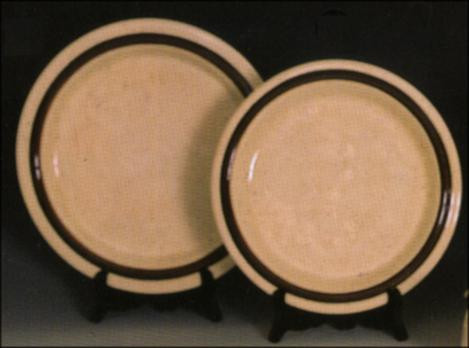 Plain Ridge Plate | Countryside Ceramics