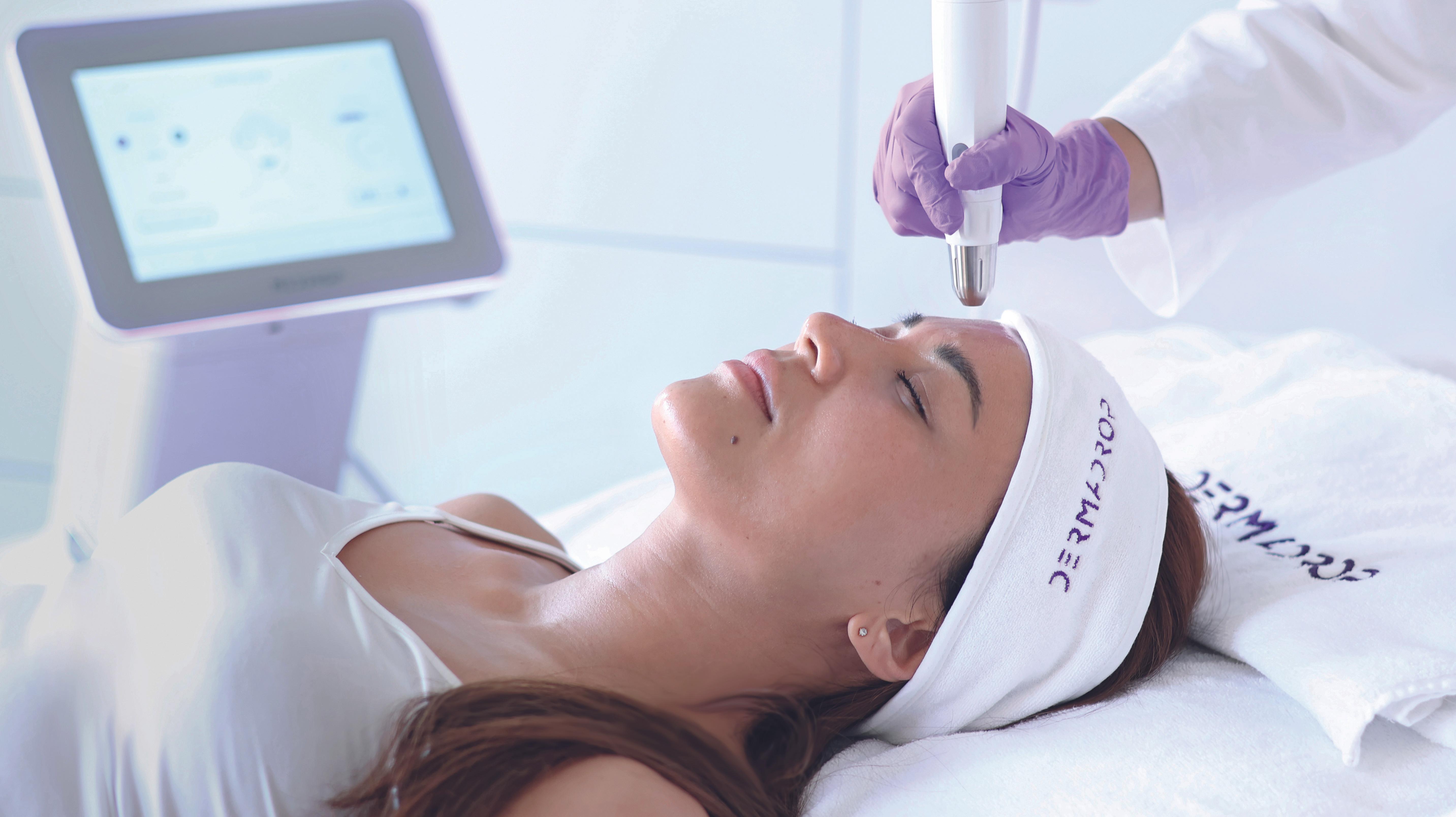 The Treatment That’s Changing Skin Without a Single Needle