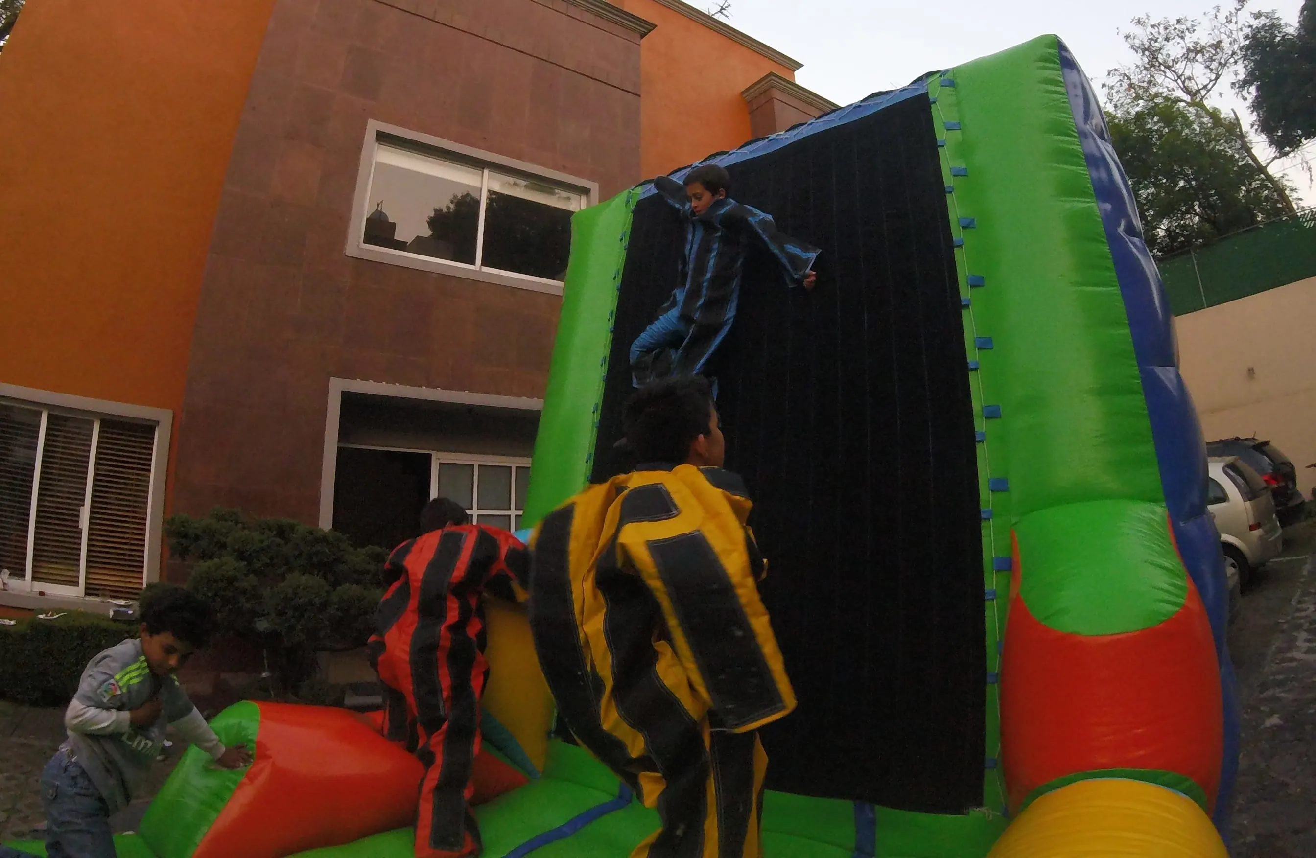 Pared de Velcro | Somos Pillos