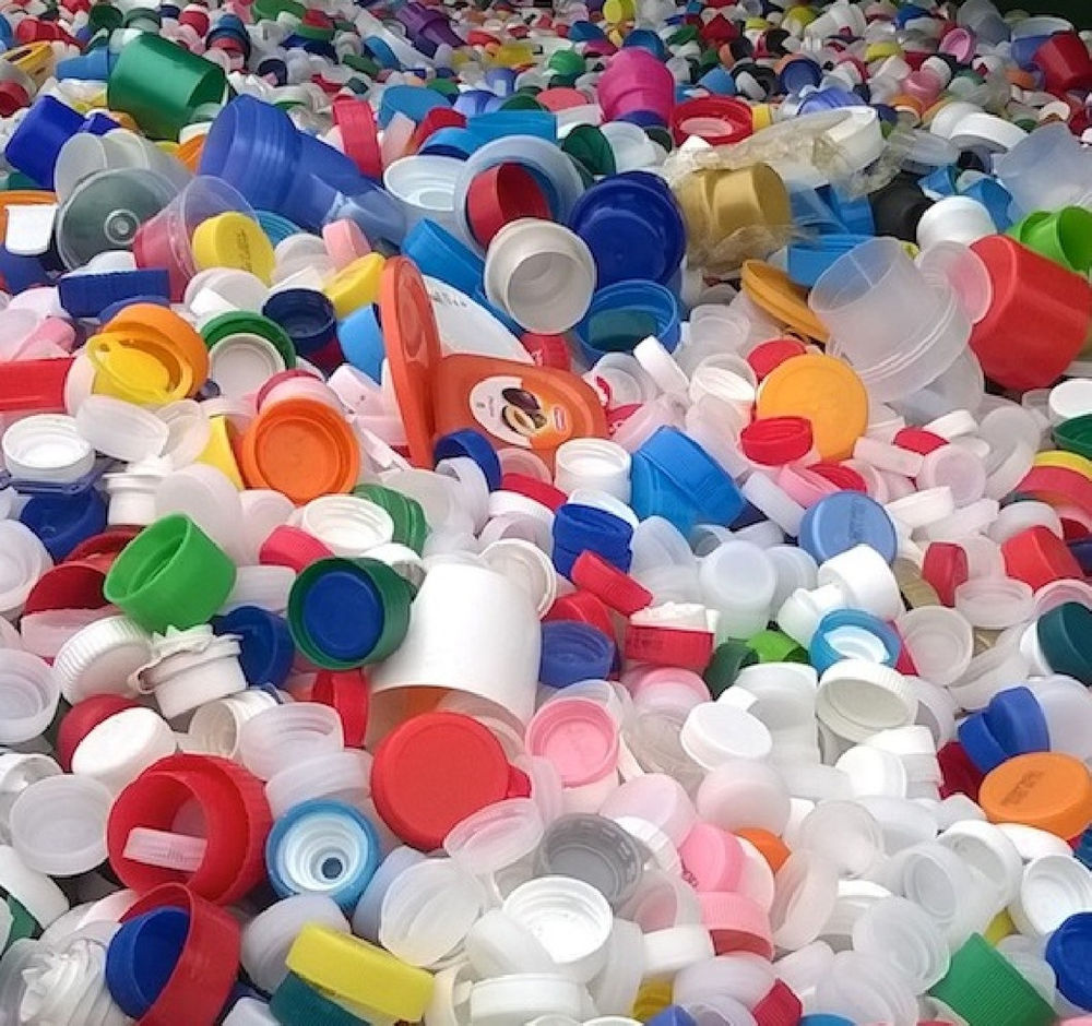 La leggenda, buona, dei tappi di plastica