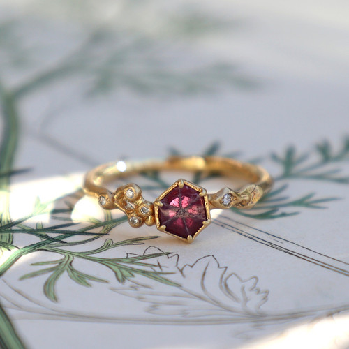 Trapiche Ruby Ring | plant-plant