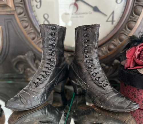 Victorian | Gray Day Relics