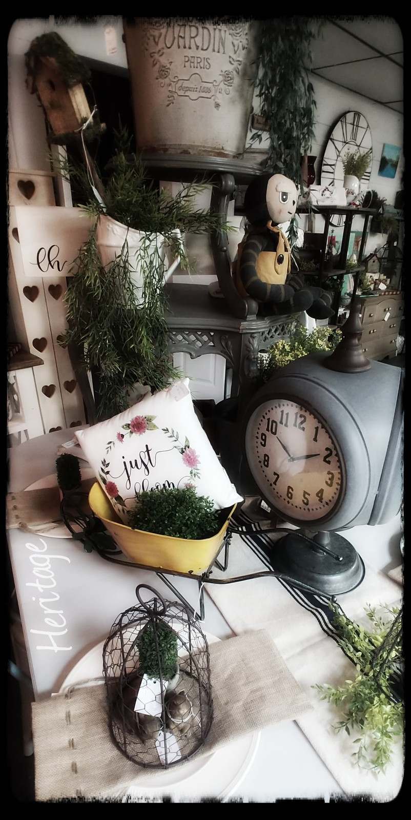 spring table vignette