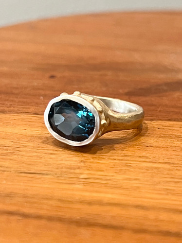London Blue Topaz Oval Dot Ring | Reinerland