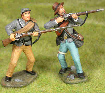 MTT-AL05 - 2 Troopers 15th Alabama Regiment Advancing #1 | crowntoysoldiers