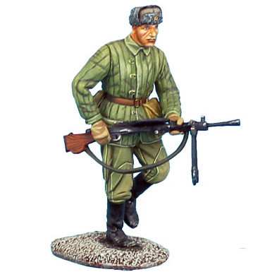 RUSSTAL025 - Russian Infantry Advancing with DP LMG | crowntoysoldiers