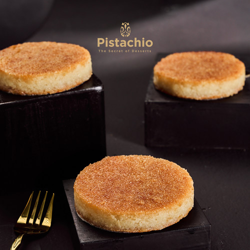 Round Plain Basbousa | Pistachiodsrt