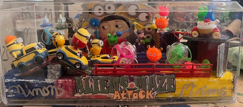 CHARACTERS: GRU & MINIONS: ALIENS MAZE ATTACK DIORAMA | RALPHIEWORLDSTUDIOS