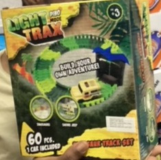 DINO TRAX - LIGHT TRACK (60) PCS. / 1 CAR INCLUDED | RALPHIEWORLDSTUDIOS