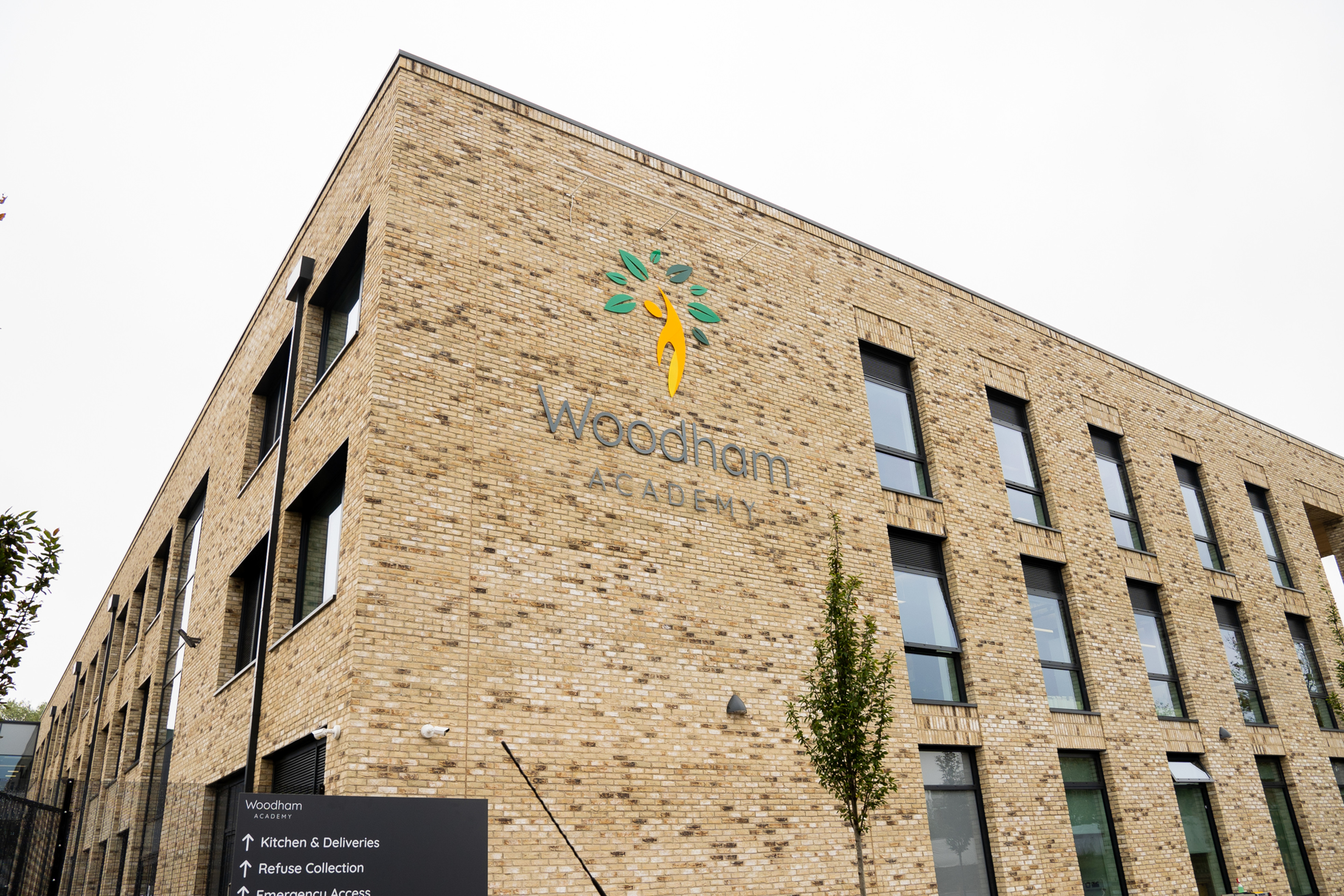woodham academy | Onesign & Digital