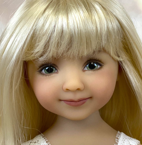 Lily - One of a Kind | the-doll-shop-1