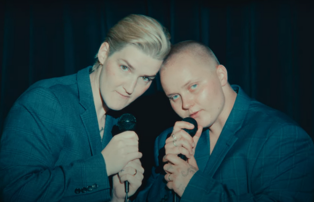 Review: "blue balloons (feat. Semler)" - Miki Ratsula