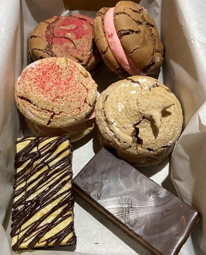 Sweet treats mixed box | Echuca Moama SUP
