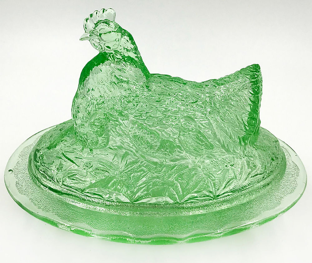 Glass Nesting Hens