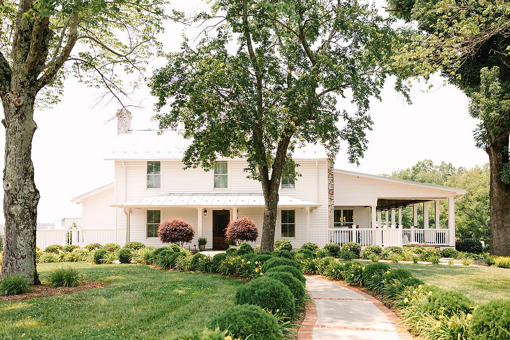 Join Us for Triple J Manor House's Summer Sip & See