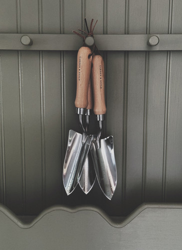 Hand Trowel | Garden & Guild