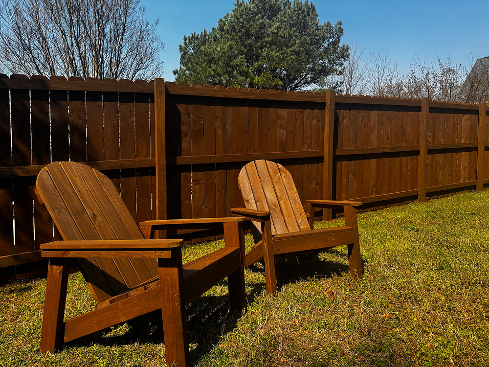 How Pre-Staining Protects Your Fence from South Carolina’s Summer Sun