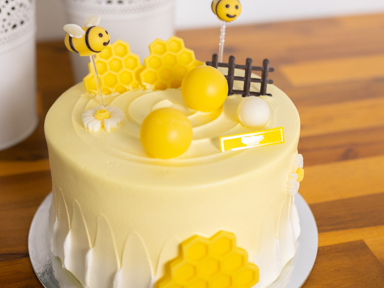 Birthday and Anniversary Cakes | Bonbons Bakery
