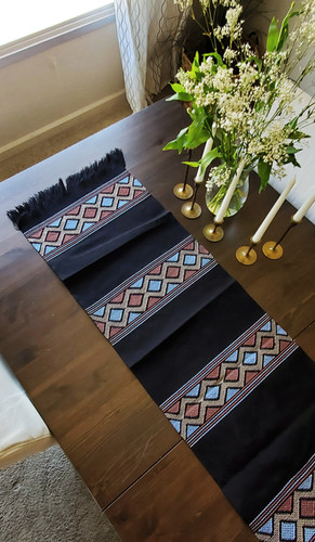 Table Runner woven in backstrap loom in black color | artedemiterra