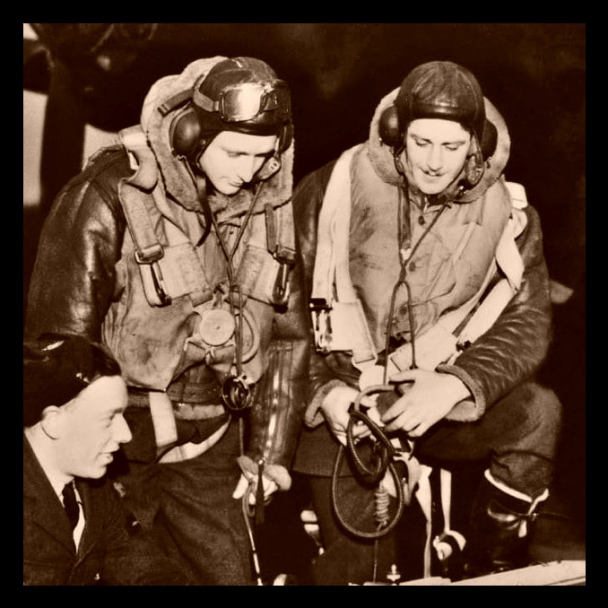 FLYING CLOTHING / EQUIPMENT - RESOURCES | RAF MILITARIA