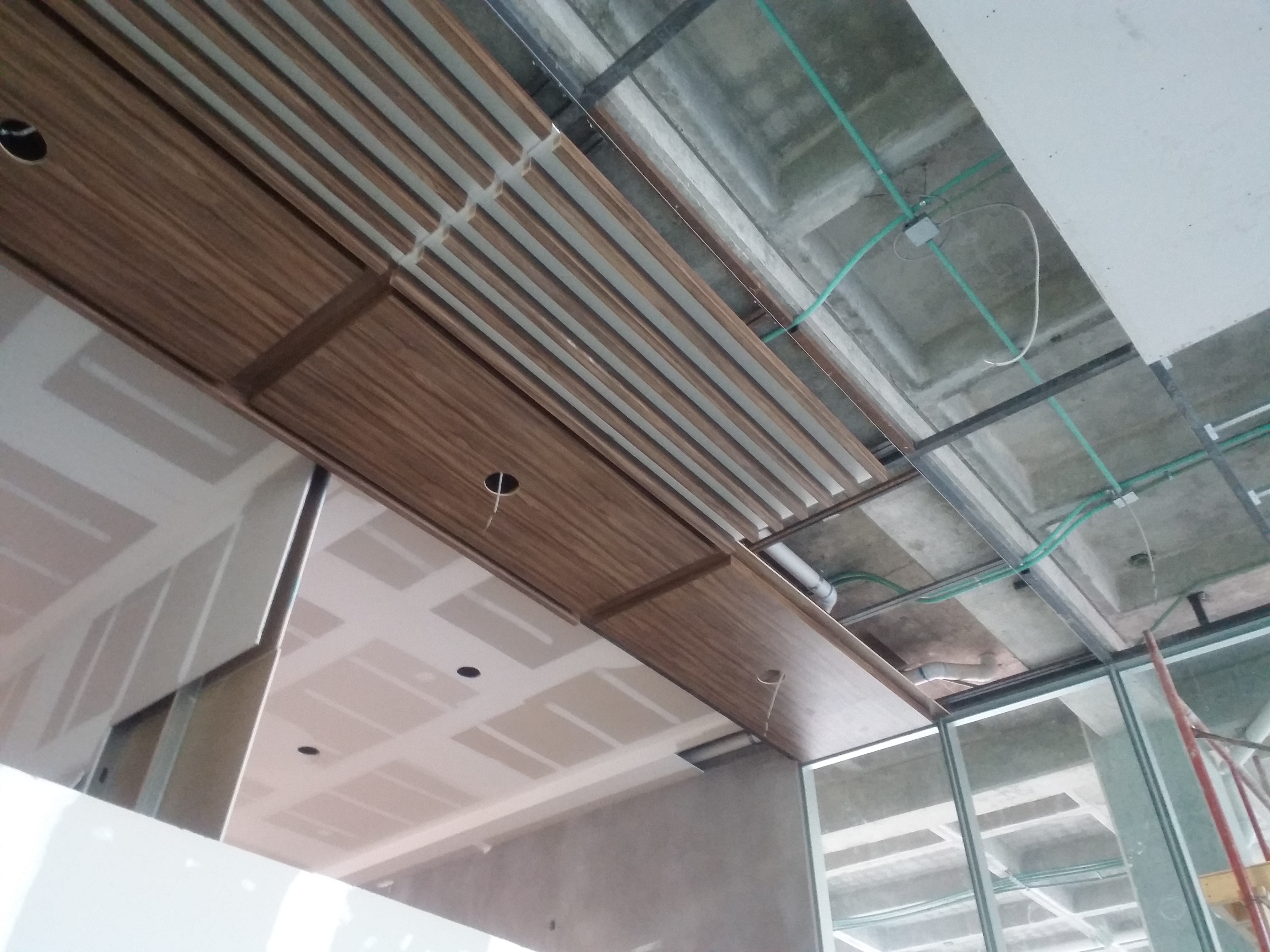 Plafones y plafones | Newood Furniture | Carpintería profesional en ...