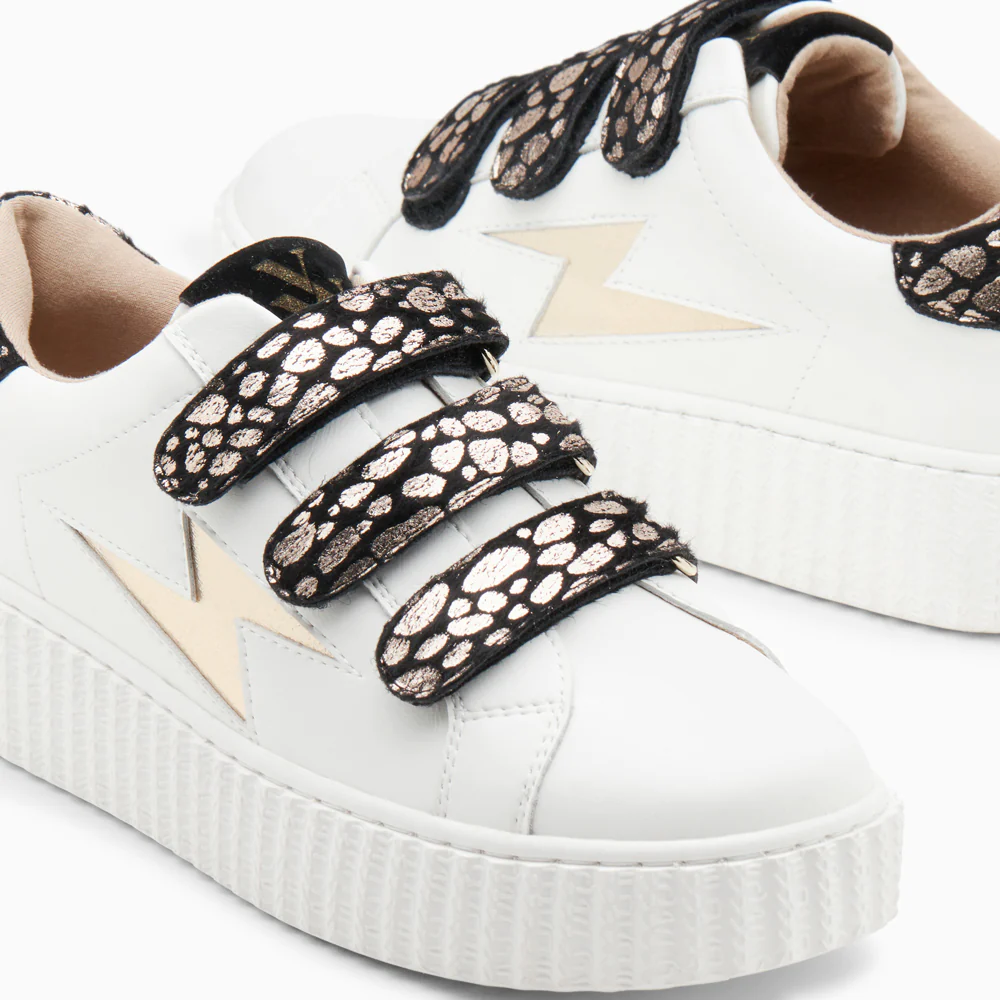 Basket éclair blanche et noire imprimé léopard Daisy par Vanessa Wu ...