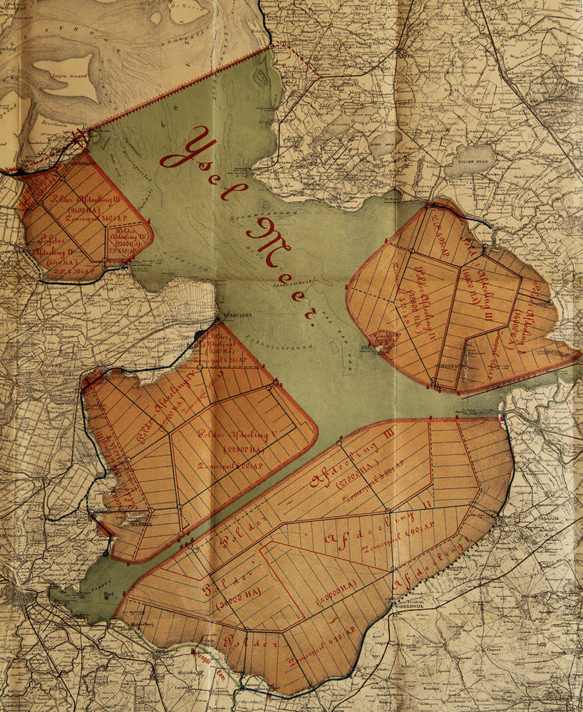 Making land from water: Dutch land reclamation on maps